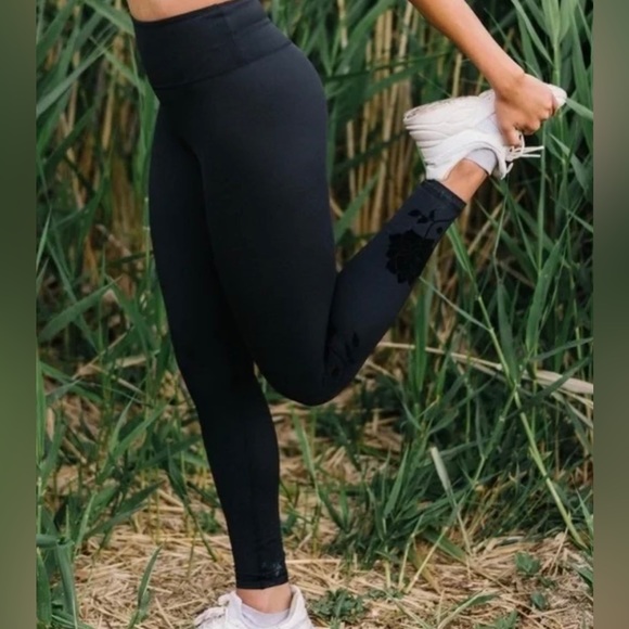 ZYIA | Pants & Jumpsuits | Zyia Active Black Velvet Floral Light And ...